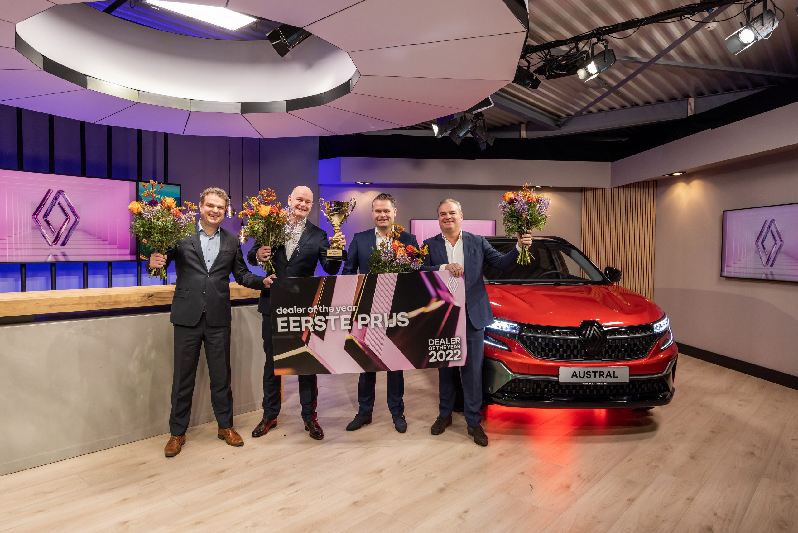 Stam Autobedrijven is Renault ‘Dealer of the Year 2022’