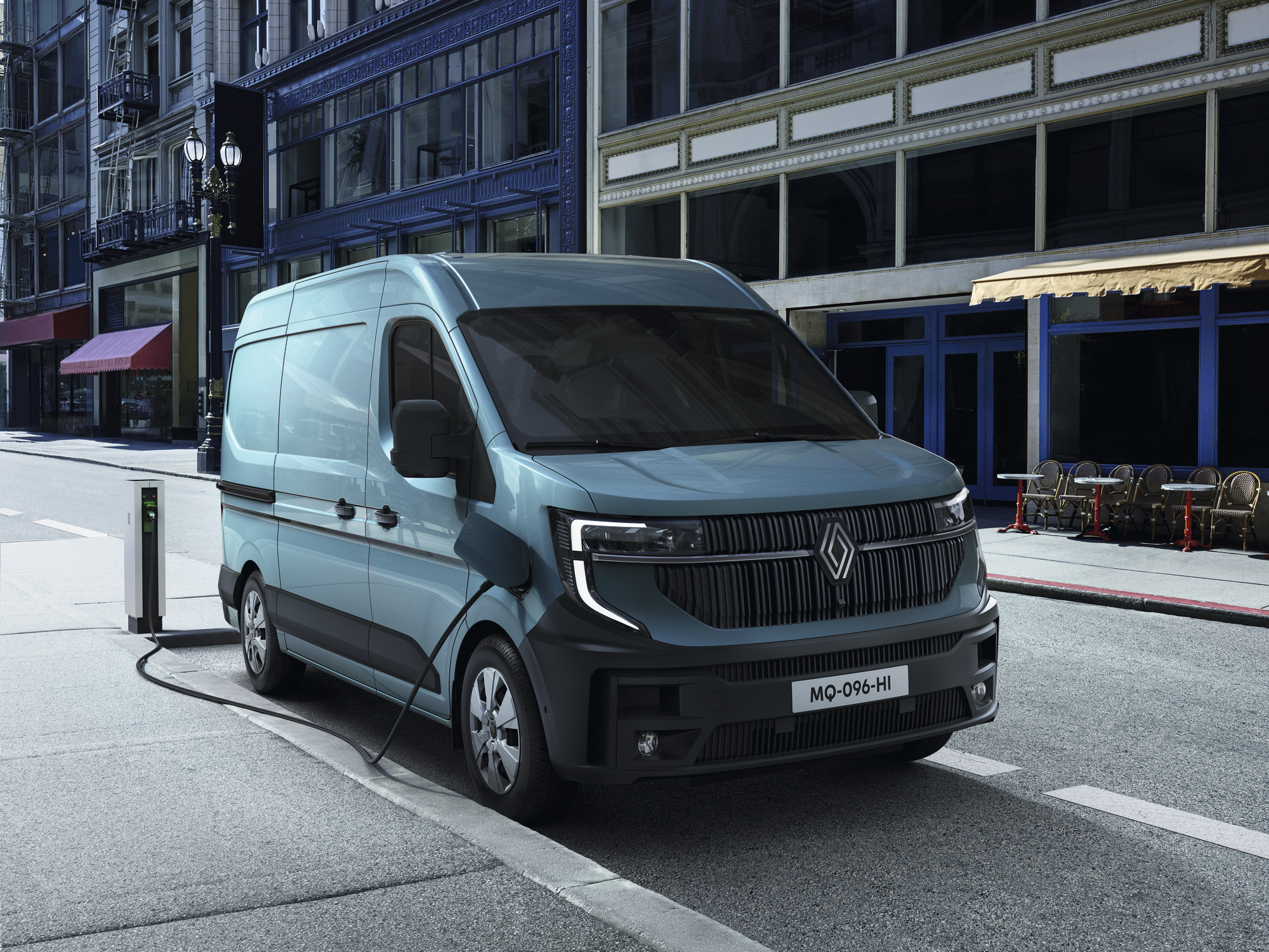 Nieuwe Renault Master E-Tech electric zet nieuwe standaard met 460 ...